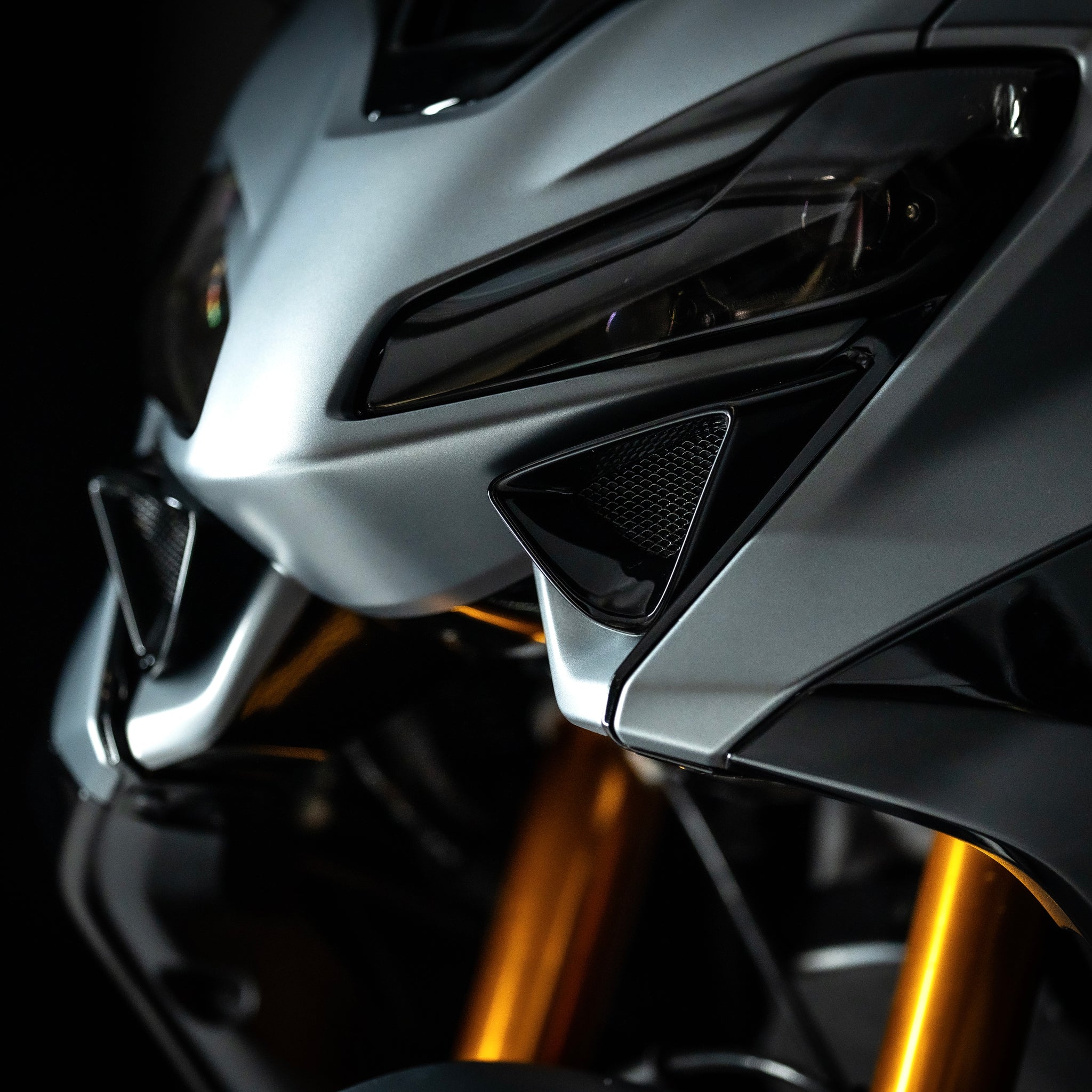 Front mustache TMAX 560 (22-24)